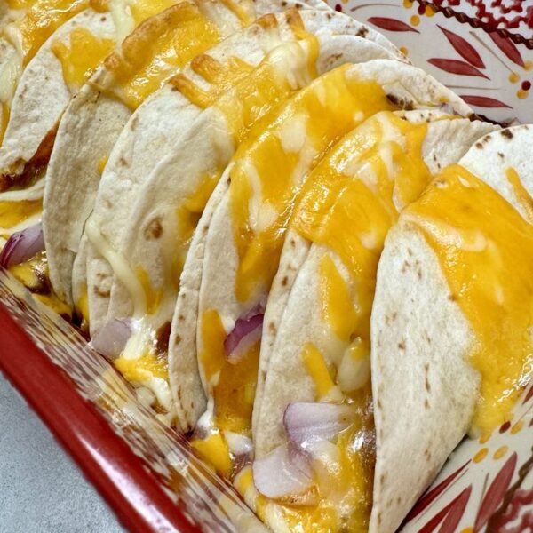 3 Ingredient Chili Cheese Soft Tacos - The Lazy K Kitchen