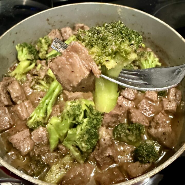 4 Ingredient Honey Garlic Steak and Broccoli - The Lazy K Kitchen